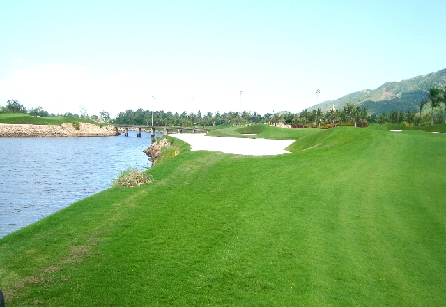Diamond Bay Golf & Villas in Nha Trang | Vietnam Golf Course