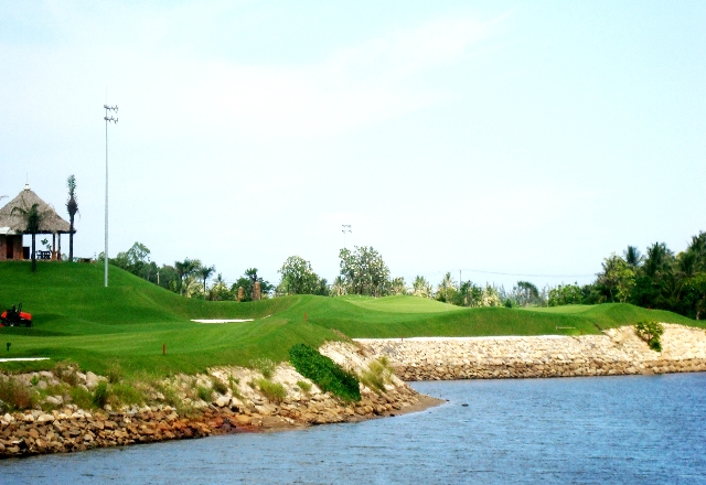 Diamond Bay Golf & Villas in Nha Trang | Vietnam Golf Course