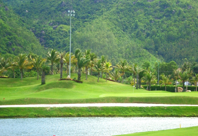 Diamond Bay Golf & Villas in Nha Trang | Vietnam Golf Course