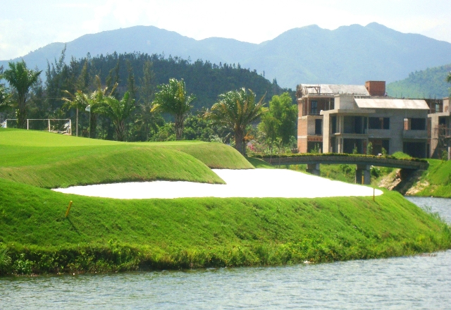 Diamond Bay Golf & Villas in Nha Trang | Vietnam Golf Course