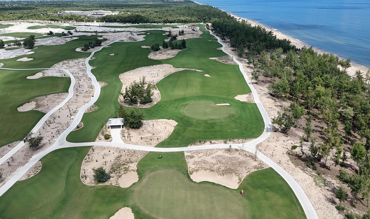 Golden Sands Golf Resort | Hue, Vietnam Golf Course