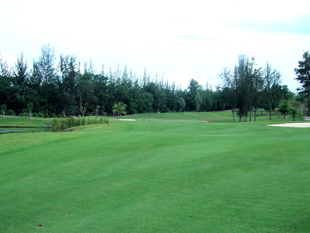 Kelab Golf Sarawak | Sarawak Golf Course in Malaysia