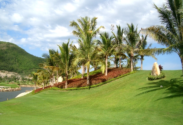 Diamond Bay Golf & Villas in Nha Trang | Vietnam Golf Course